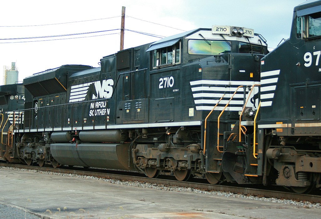 NS 2710